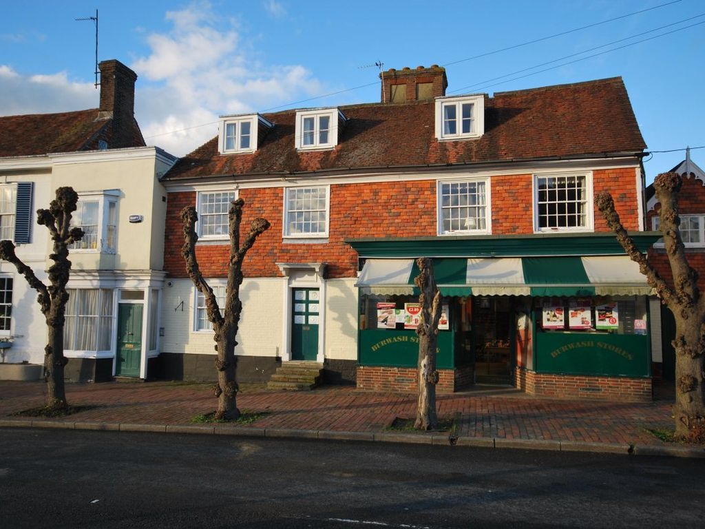 2 bed flat to rent in Oxenbridge Row, High Street, Etchingham TN19 - Zoopla