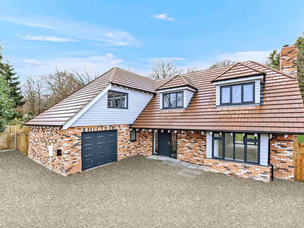 New Home 4 Bed Detached House For Sale In Edwin Road Rainham Kent