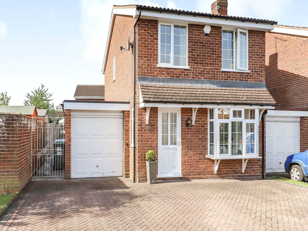 3 Bed Detached House For Sale In Mercia Drive Perton Wolverhampton