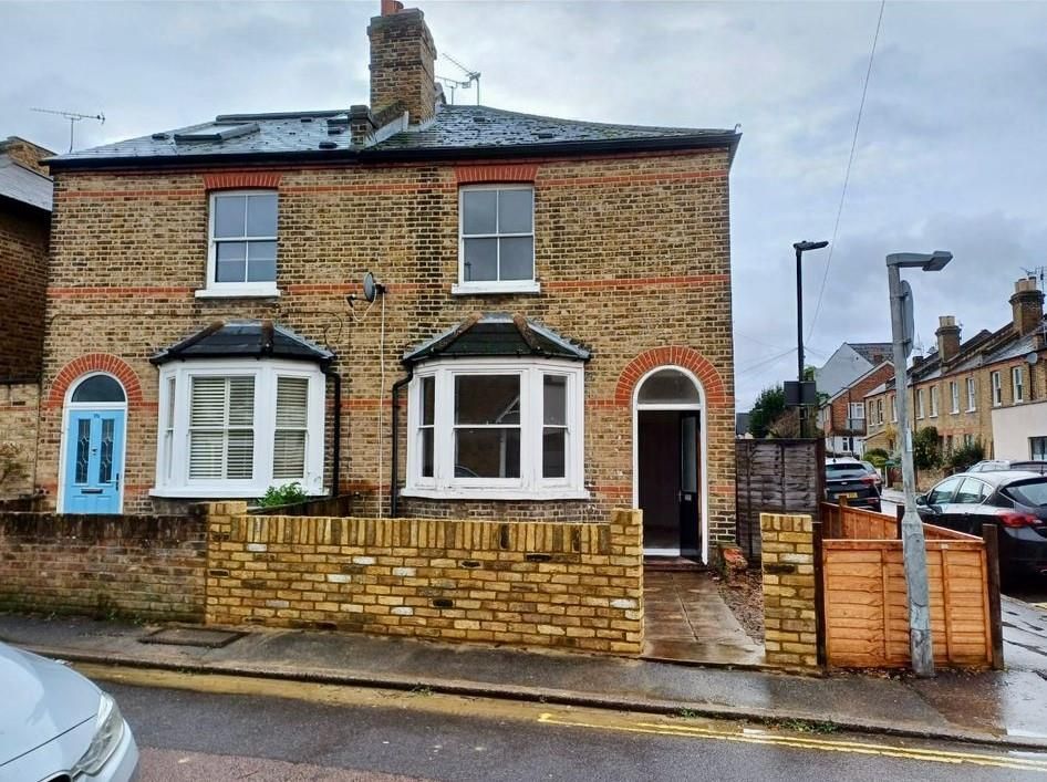3 bed end terrace house to rent in Knowle Road, Twickenham TW2, £2,595 pcm - Zoopla