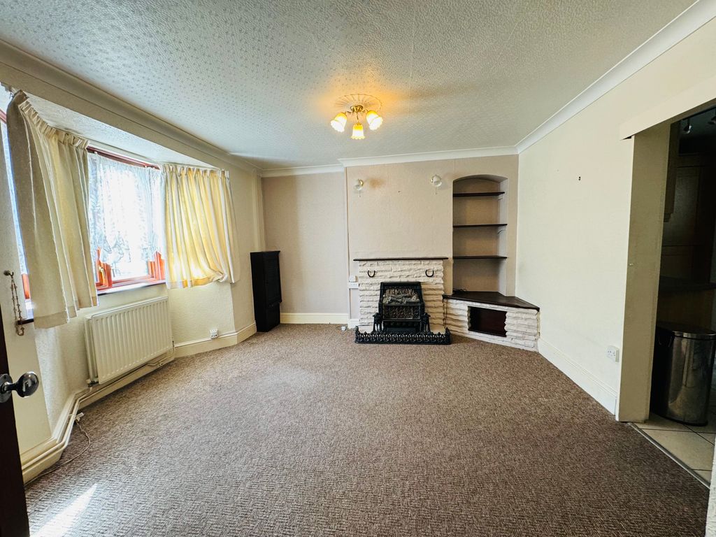 3 bed terraced house to rent in Alfreds Gardens, Barking IG11, £2,250 pcm - Zoopla