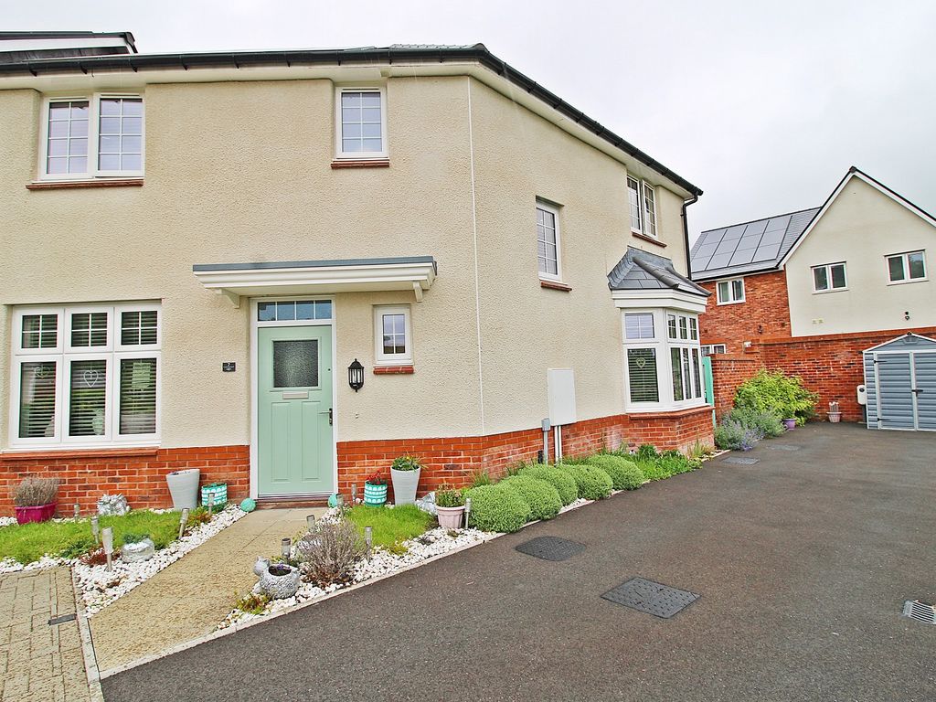 4 bed semi-detached house for sale in Stryd Portref, Parc Eiren ...