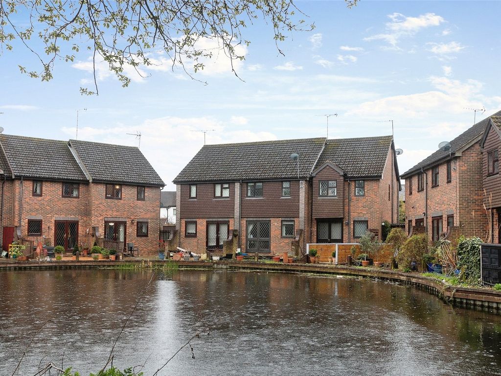 2 bed detached house for sale in Bridge Barn Lane, Woking, Surrey GU21 ...