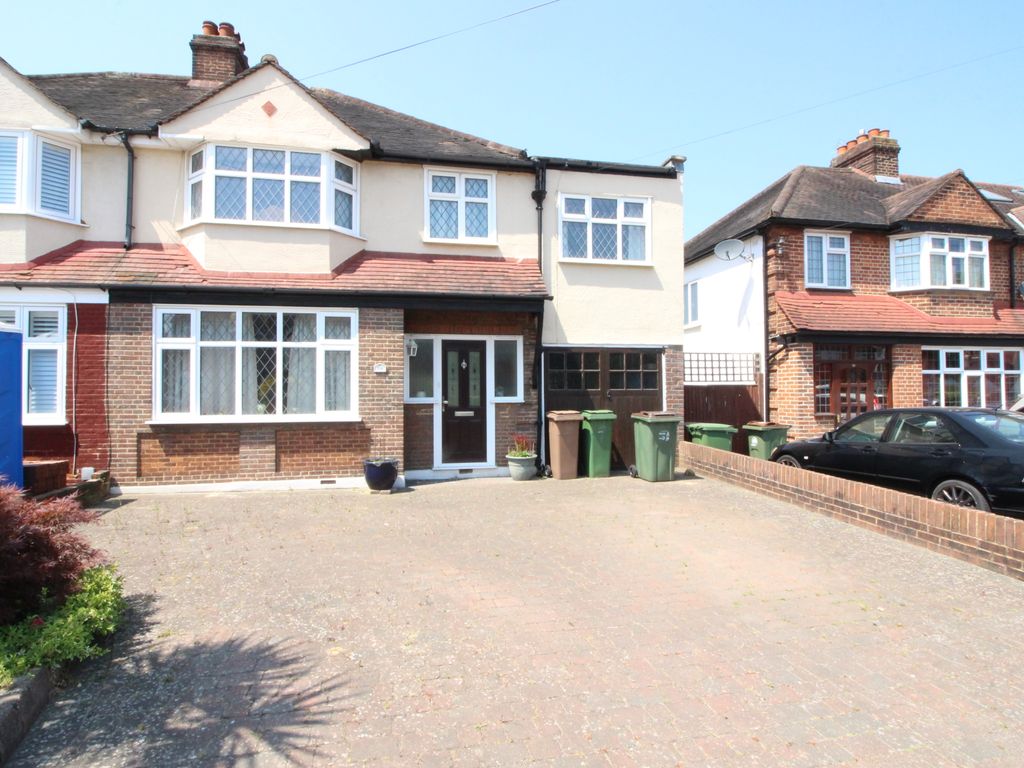 4 Bed Semi Detached House For Sale In The Mount Worcester Park Kt4