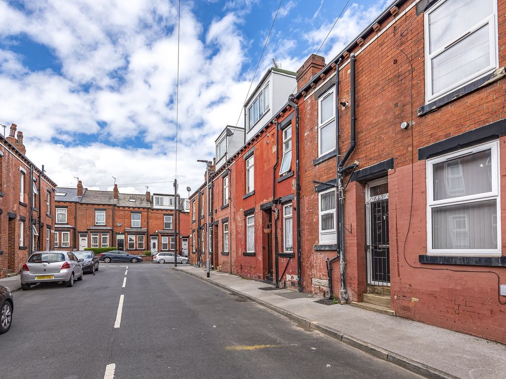 2 bed detached house for sale in Trentham Row, Leeds, West Yorkshire ...