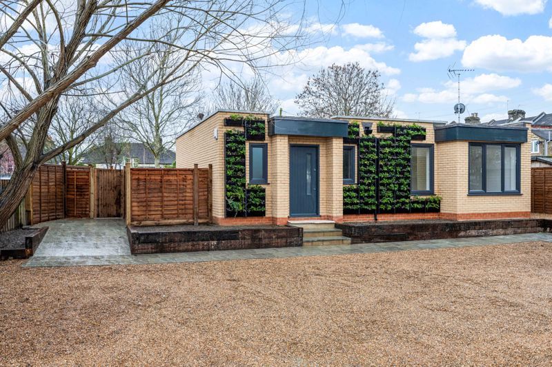 New Home 3 Bed Detached Bungalow For Sale In Trafalgar Road