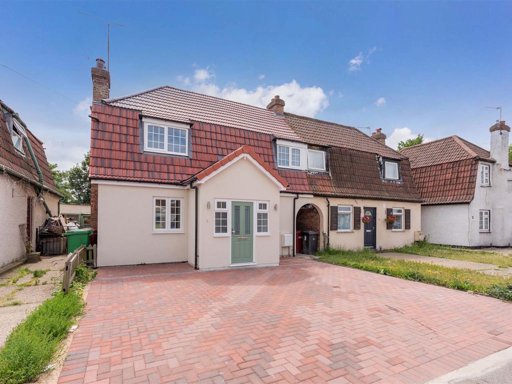 4 bed semi-detached house for sale in Elliman Avenue, Slough SL2, £ ...