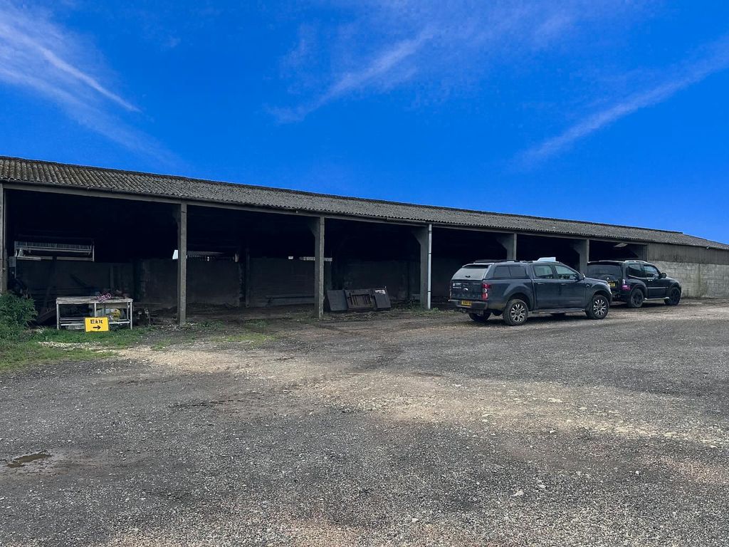 Retail / Business Units, Lopemede Farm, Thame Road, Long Crendon, Thame ...
