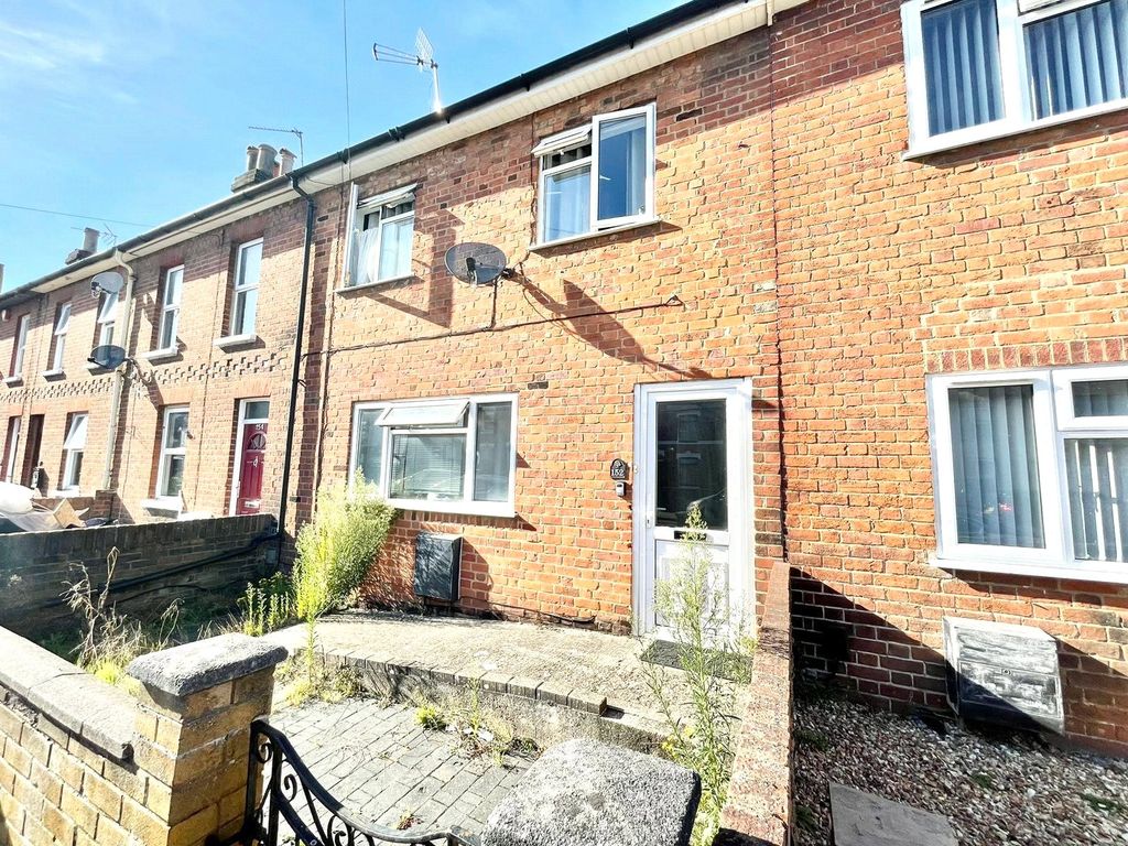 1 bed terraced house to rent in Great Knollys Street, Reading, Berkshire RG1, £800 pcm - Zoopla