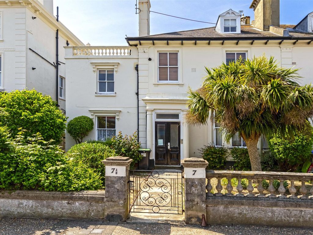 2 bed flat for sale in Heene Road, Worthing BN11, £260,000 - Zoopla