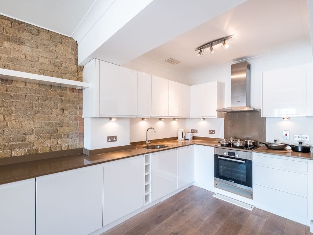 2 bed flat to rent in Lafone Street, London SE1, £3,000 pcm - Zoopla