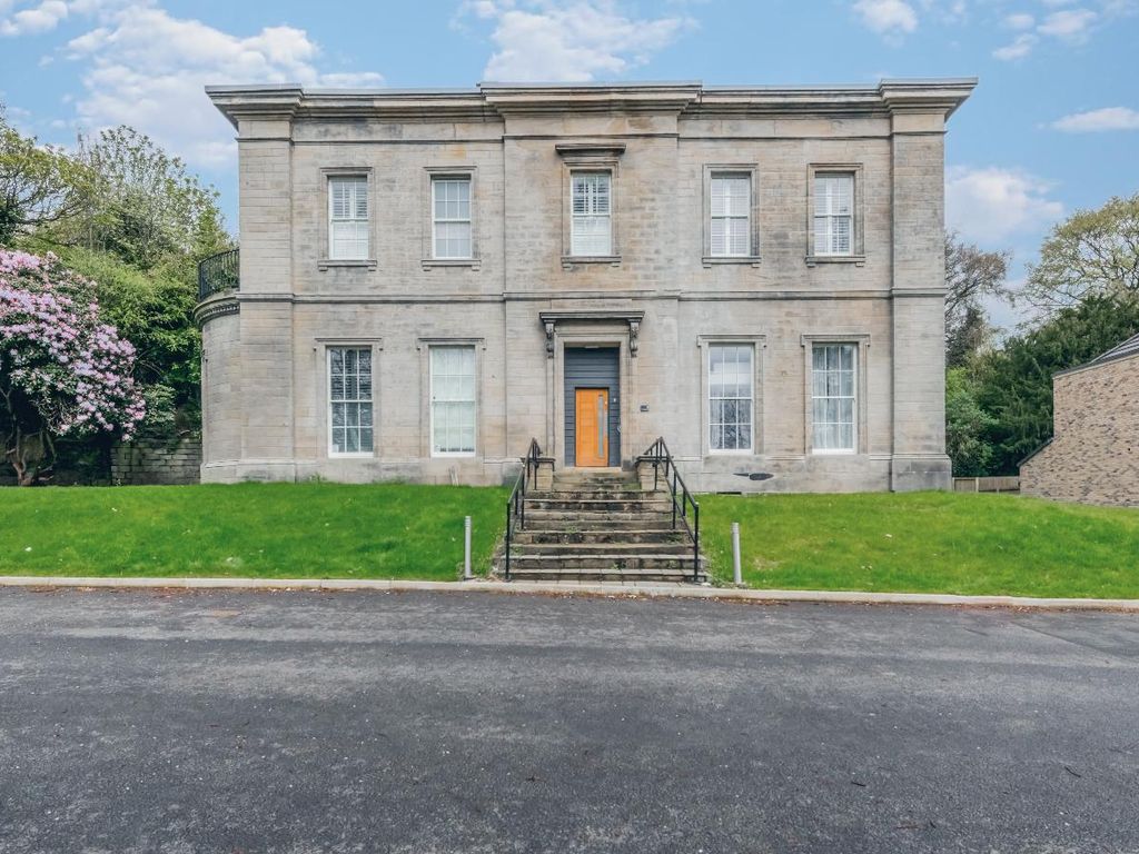 3 Bed Flat For Sale In 8 Cliff Oaks Fawcett Lane Wortley Leeds Ls12
