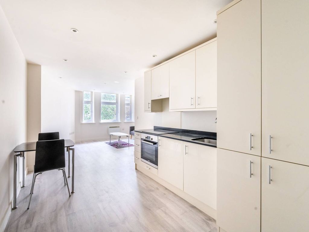 Studio to rent in Brixton Road, Brixton, London SW9 - Zoopla