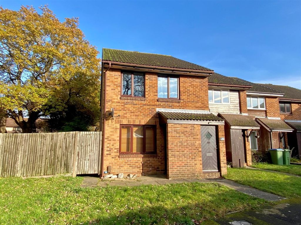 1 Bed Maisonette For Sale In Woodrush Crescent Locks Heath