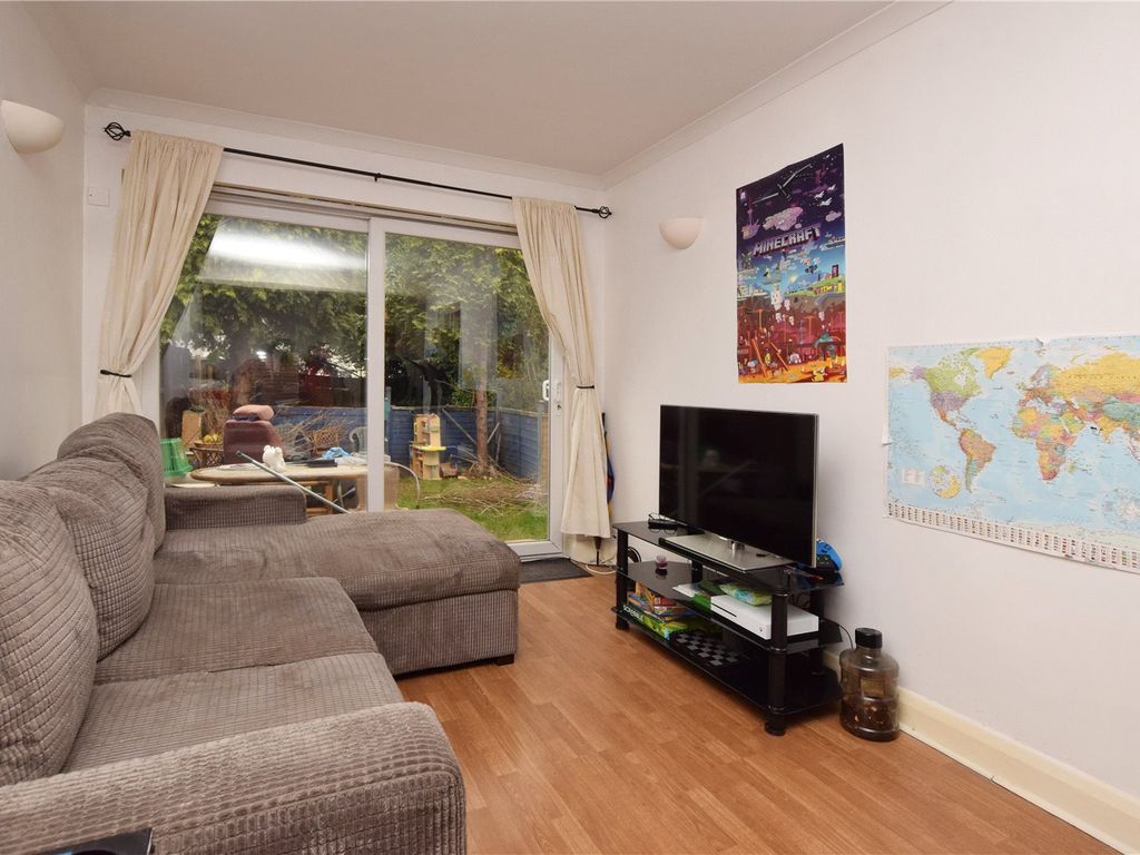 2 bed flat for sale in Berry Avenue, Watford WD24 - Zoopla