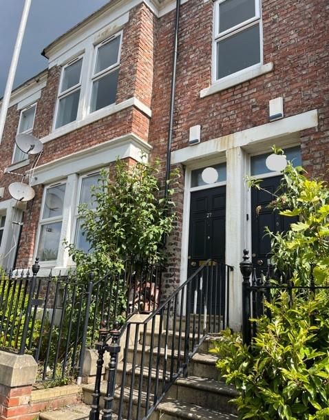 3 bed flat to rent in Brighton Road, Bensham, Gateshead NE8, £725 pcm ...