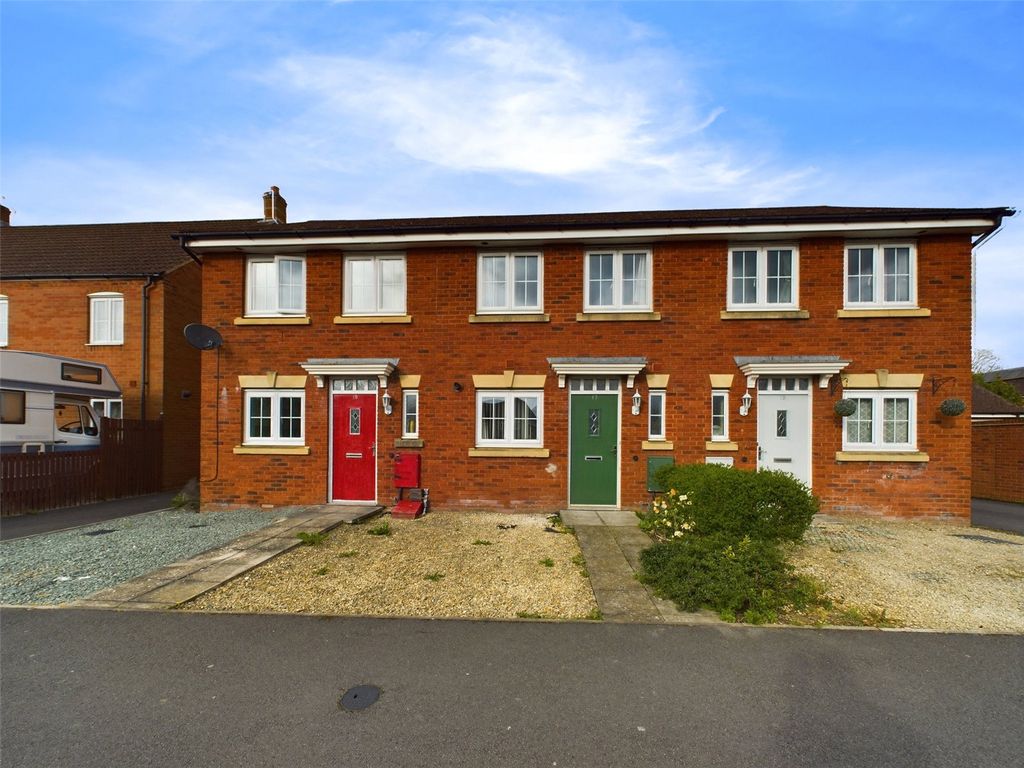 2 Bed Terraced House For Sale In Valley Gardens Kingsway Quedgeley