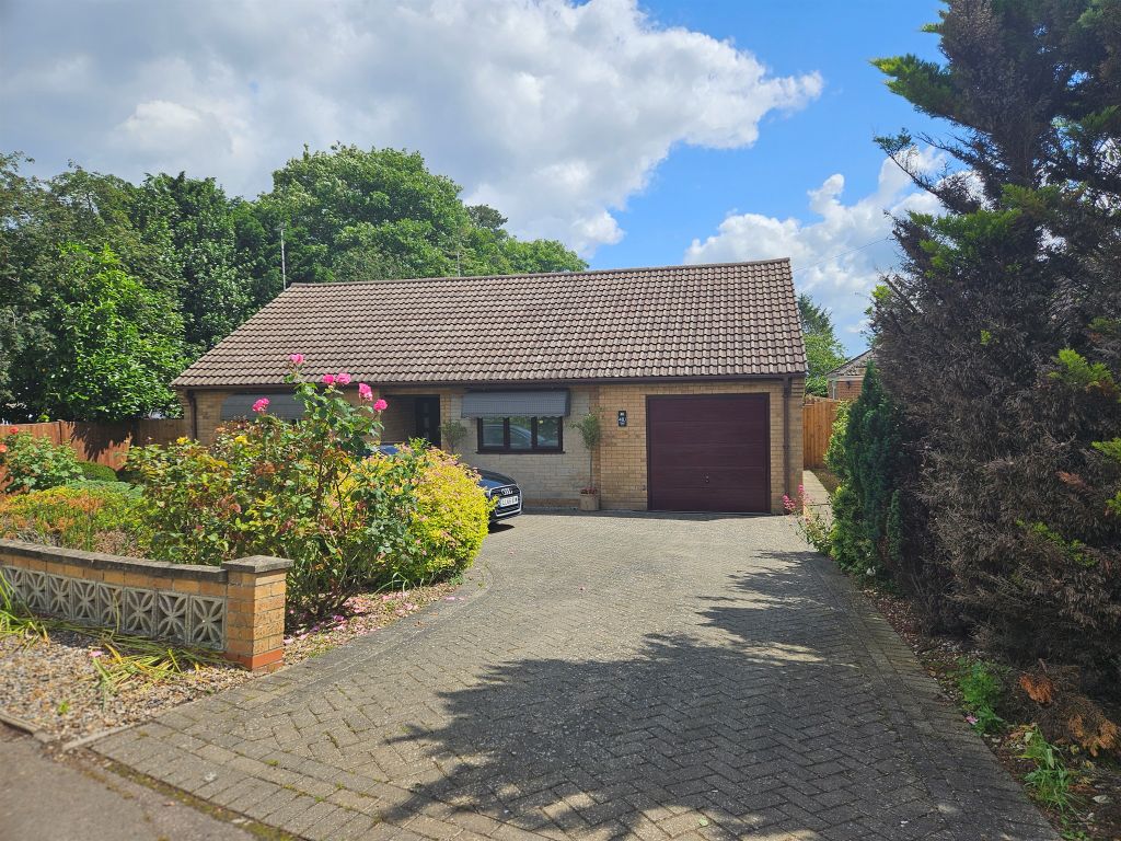 2 bed detached bungalow for sale in Station Road, Manea, March PE15, £ ...