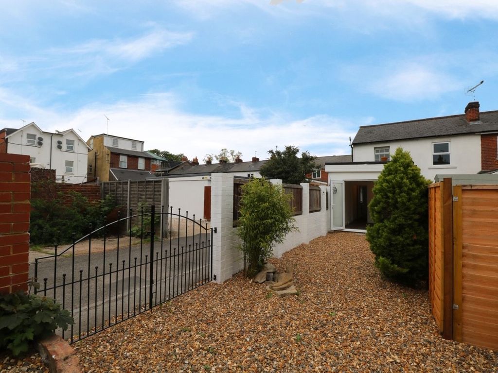 4 bed end terrace house to rent in Brunswick Street, Reading RG1 - Zoopla