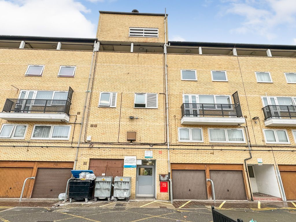 1 bed flat for sale in Neville Close, London SE15, £160,000 - Zoopla