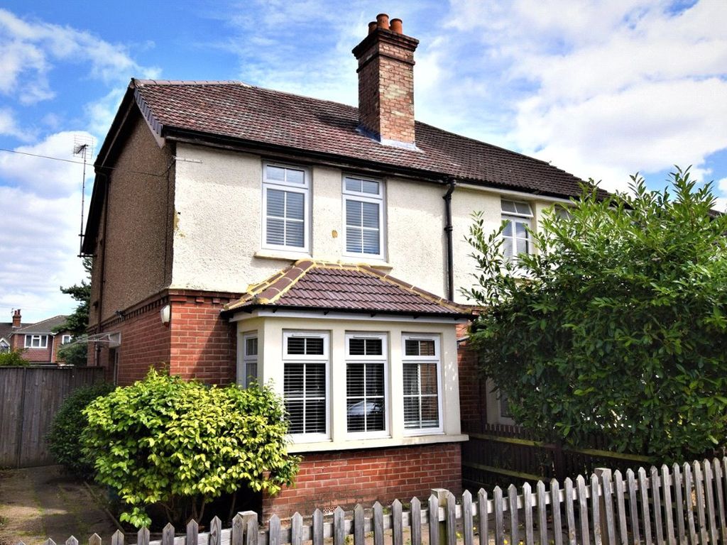 3 Bed Semi Detached House To Rent In Somerset Road Farnborough