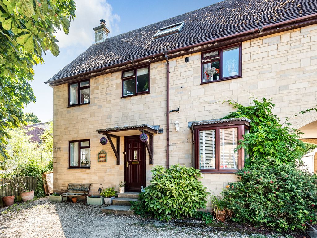 4 bed semi-detached house for sale in The Hamlet, Slades Hill ...