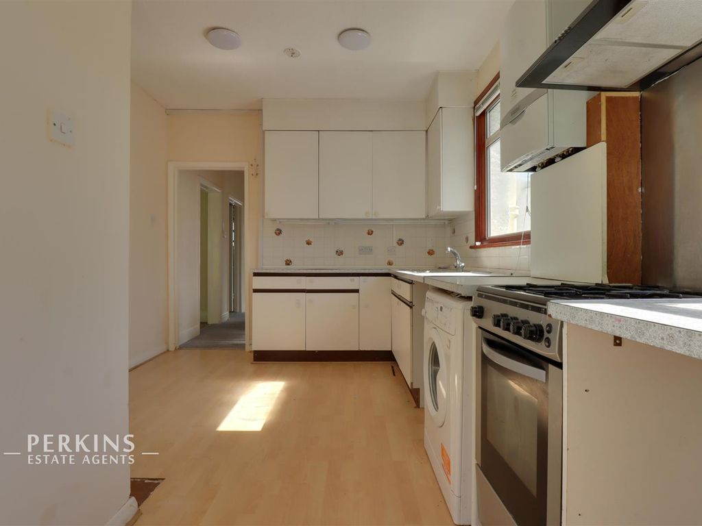 3 bed semi-detached bungalow to rent in Islip Gardens, Northolt UB5, £ ...