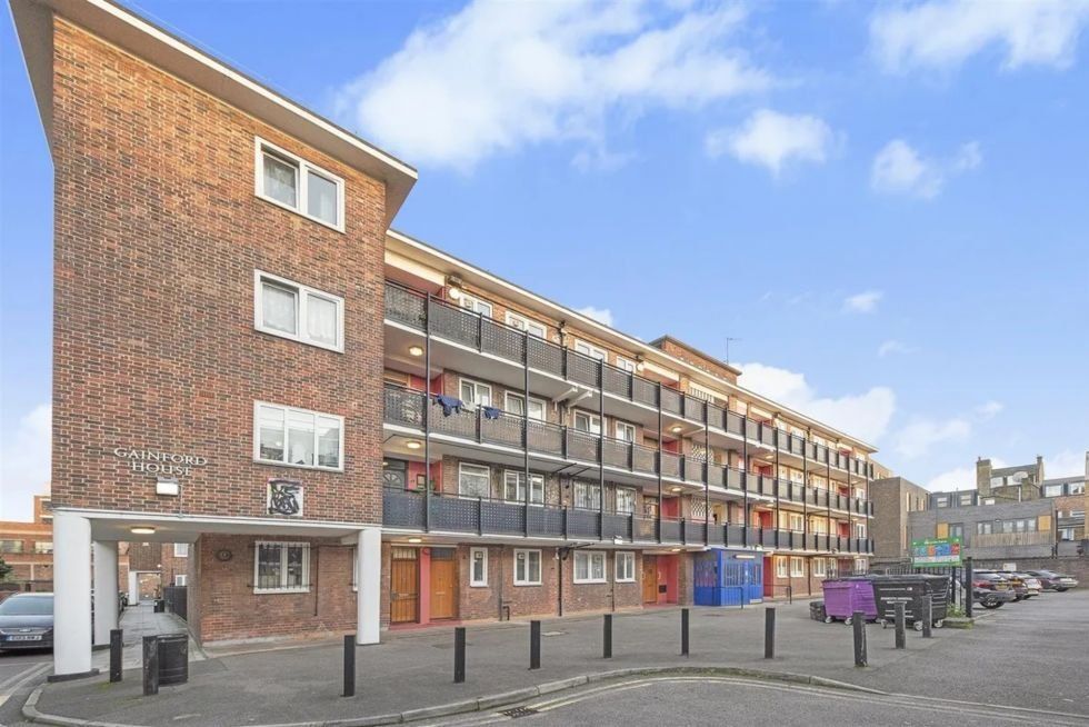 1 bed flat to rent in Ellsworth Street, London E2, £1,777 pcm - Zoopla