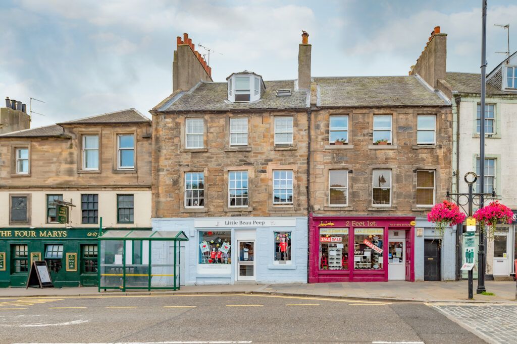 2 bed flat for sale in High Street, Linlithgow EH49, £175,000 - Zoopla