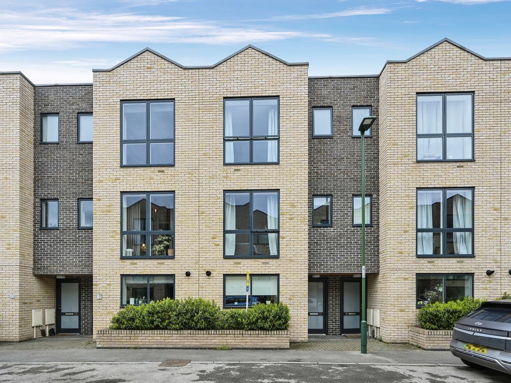 4 bed terraced house for sale in Navigation Street, Nottingham ...