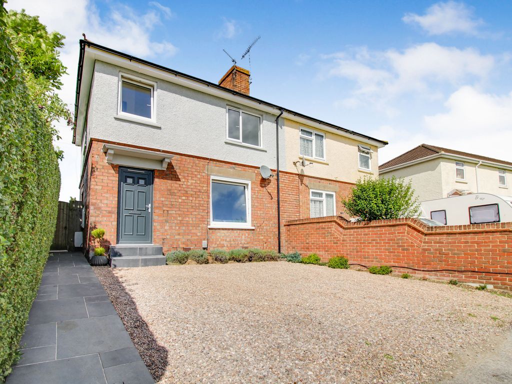 3 Bed Semi Detached House For Sale In The Circle Swindon Wiltshire