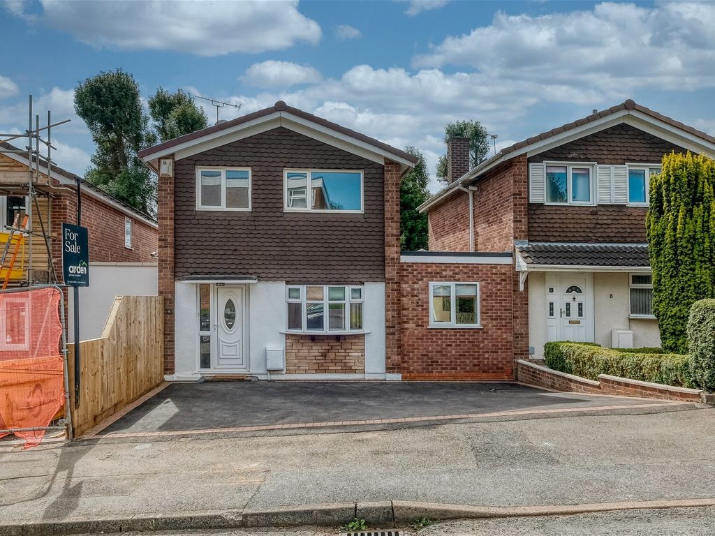 3 Bed Link Detached House For Sale In Grovewood Drive Kings Norton