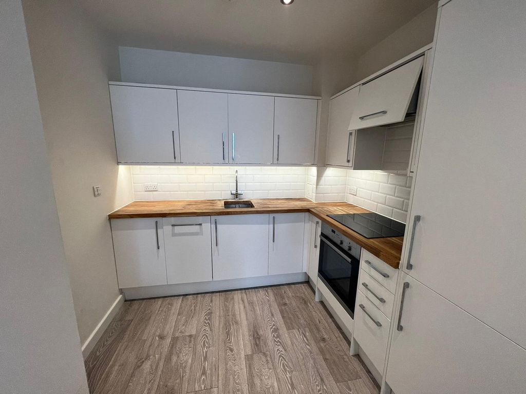 1 bed flat for sale in Lewisham High Street, London SE13, £400,000 - Zoopla