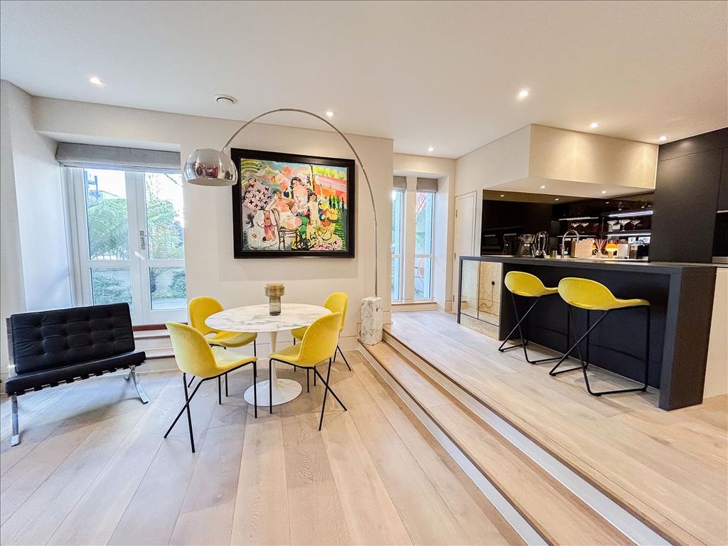 1 bed flat to rent in Basing Street, London W11, £5,850 pcm - Zoopla