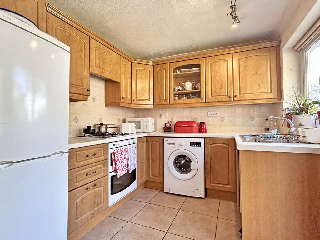 3 bed bungalow for sale in Brook Farm Close, Wymington, Rushden NN10, £ ...