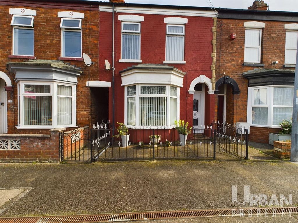 2 bed property for sale in Lee Street, Hull HU8, £120,000 - Zoopla