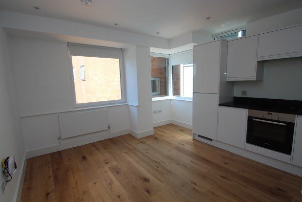 2 bed flat to rent in 64 High Street, Croydon CR0, £1,500 pcm - Zoopla