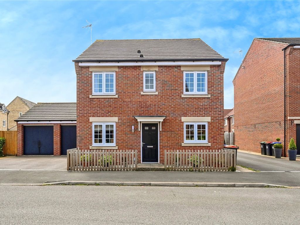 4 bed detached house for sale in Sorrel Drive, Kirkby-In-Ashfield ...