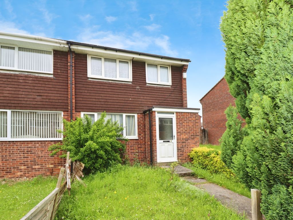 3 Bed End Terrace House For Sale In Cedar Close Patchway Bristol