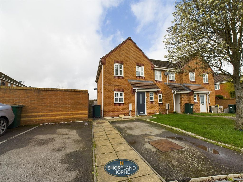 3 bed end terrace house for sale in Kinlet Close, Daimler Green ...