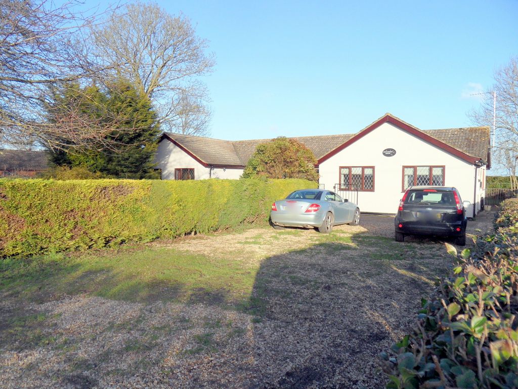 6 bed detached bungalow for sale in Marsh Road, Gedney Drove End ...