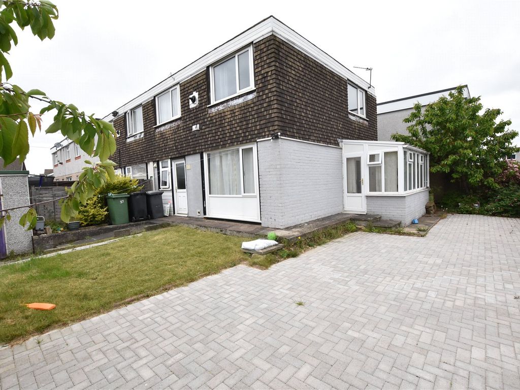 3 bed terraced house for sale in Red Hall Chase, Leeds, West Yorkshire ...