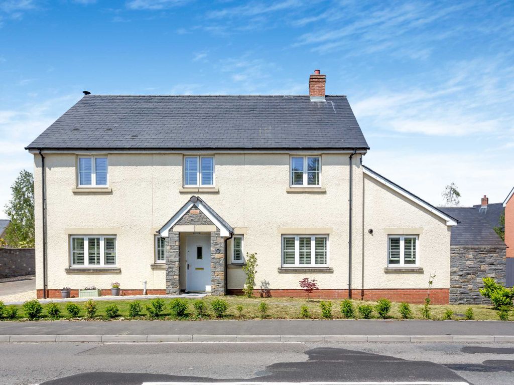 5 bed detached house for sale in Berthon Road, Little Mill ...