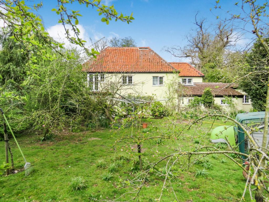 4 bed detached house for sale in Hall Drive, Lakenheath, Brandon IP27 ...