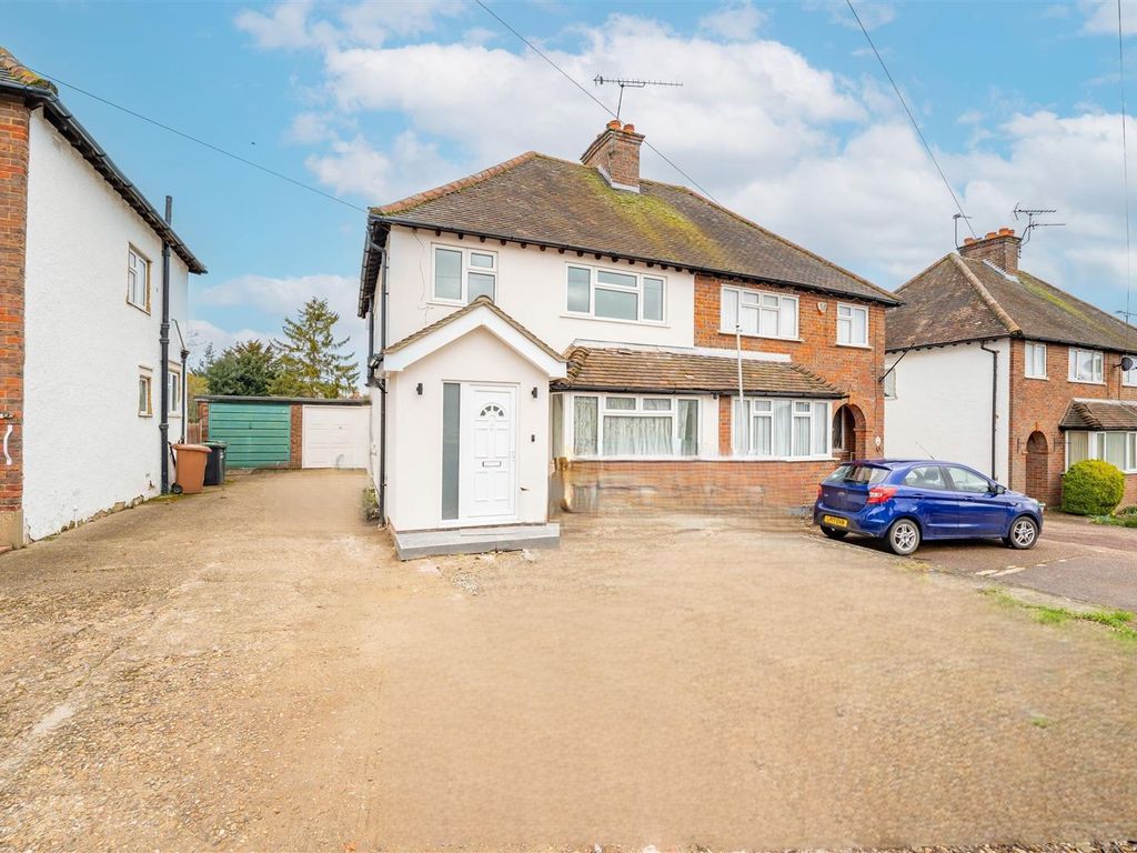 3 Bed Semi Detached House For Sale In Woodland Road Maple Cross