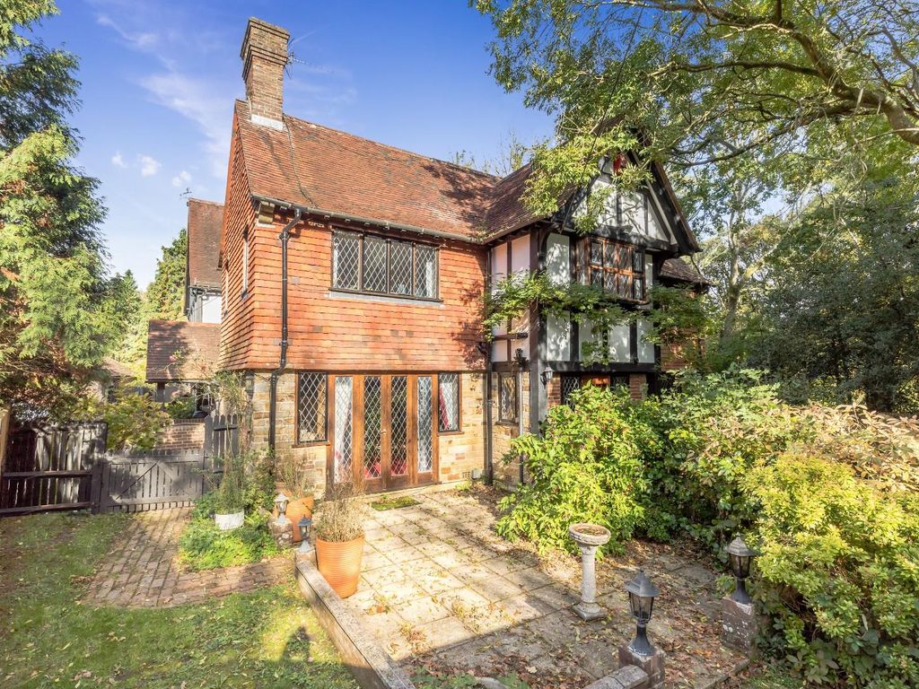 5 Bed Property For Sale In Chelwood Gate Road Nutley Uckfield Tn22