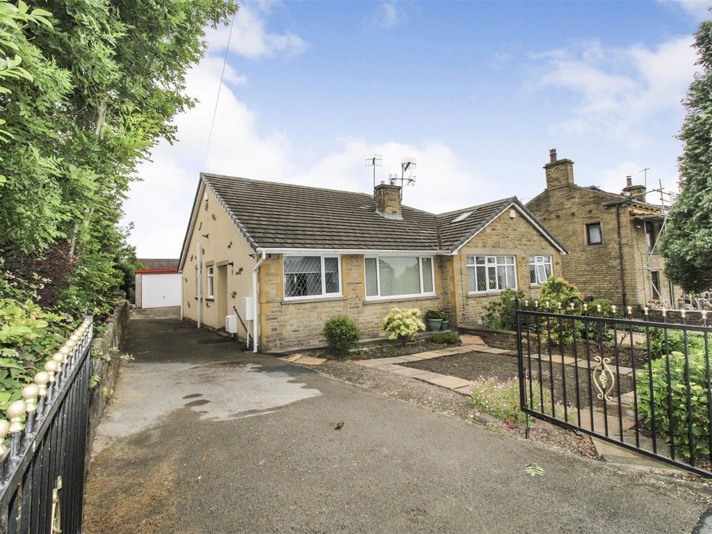 3 Bed Semi Detached Bungalow To Rent In Hollingwood Lane Bradford Bd7