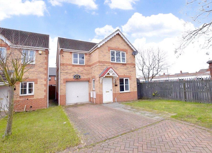 3 bed detached house for sale in Weave Close, Nottingham ...