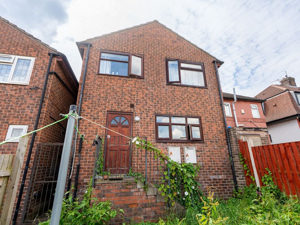 4 bed terraced house for sale in Woodsome Estate, Batley WF17, £190,000 ...