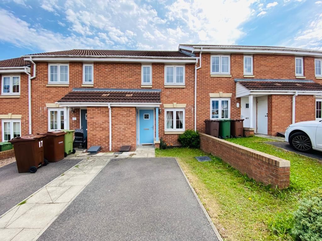 3 bed town house to rent in Heather Court, Castleford WF10, £850 pcm ...